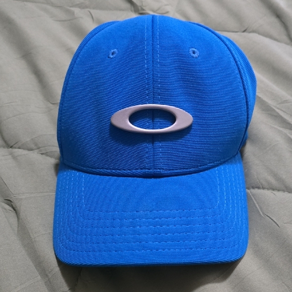 Oakley | Accessories | Oakley Classic Black And Blue Cap | Poshmark